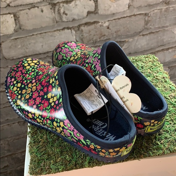 Western Chief | Shoes | Nwt Western Chief Waterproof Garden Clog Navy ...